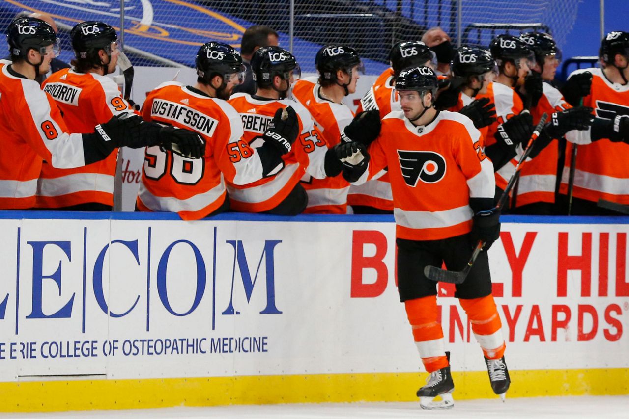 Elliott stops 23 shots in Flyers' 3-0 win over Sabres