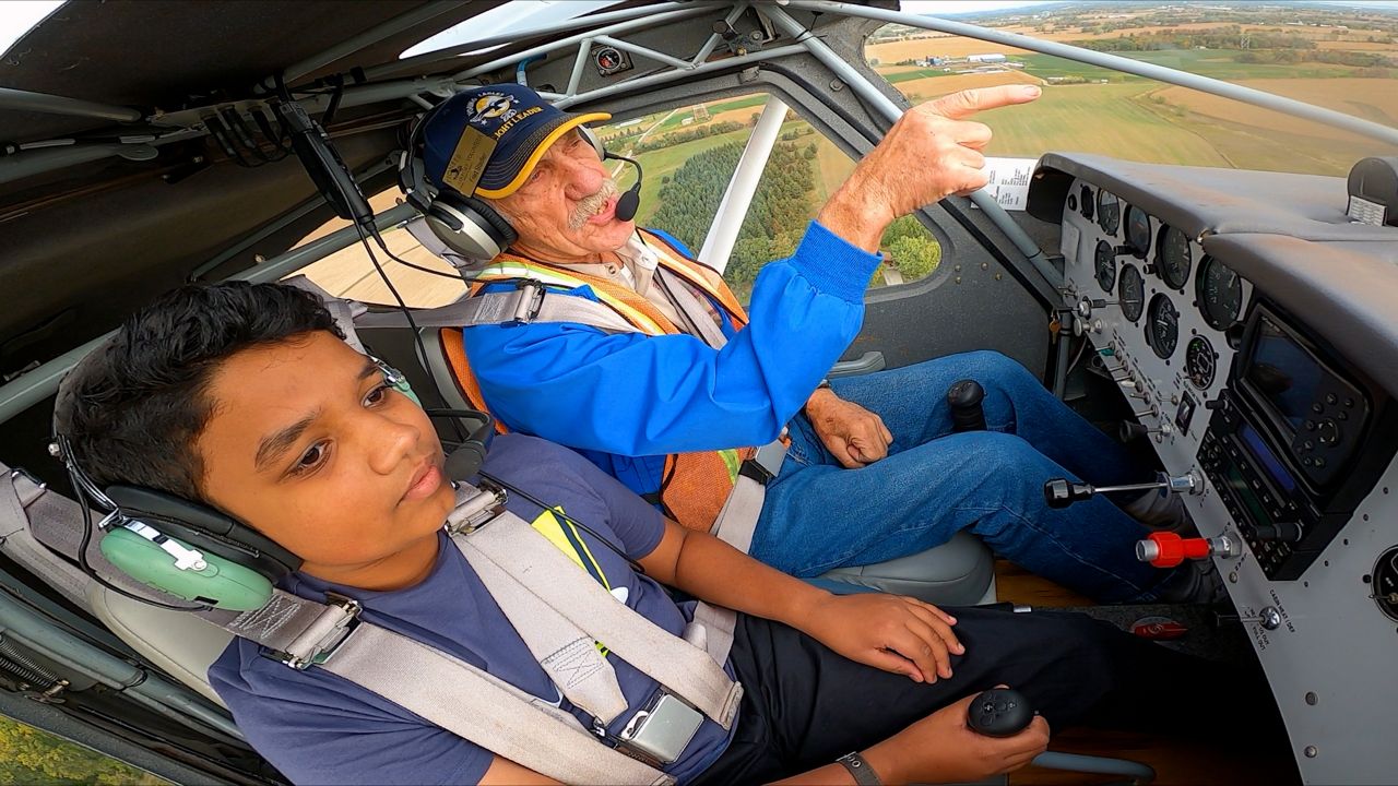 Young Eagles EAA Pilot Volunteer Makes 10,000 flights