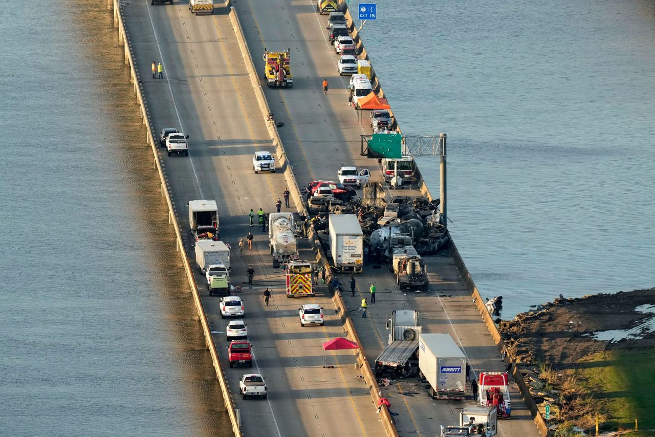 Crews Clear Wreckage After Superfog Near New Orleans Causes Highway