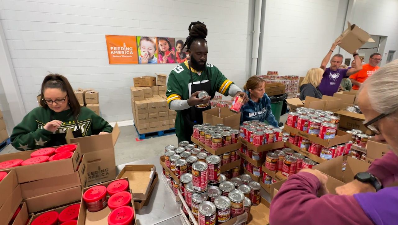 Packers' Campbell, Feeding America fight food insecurity