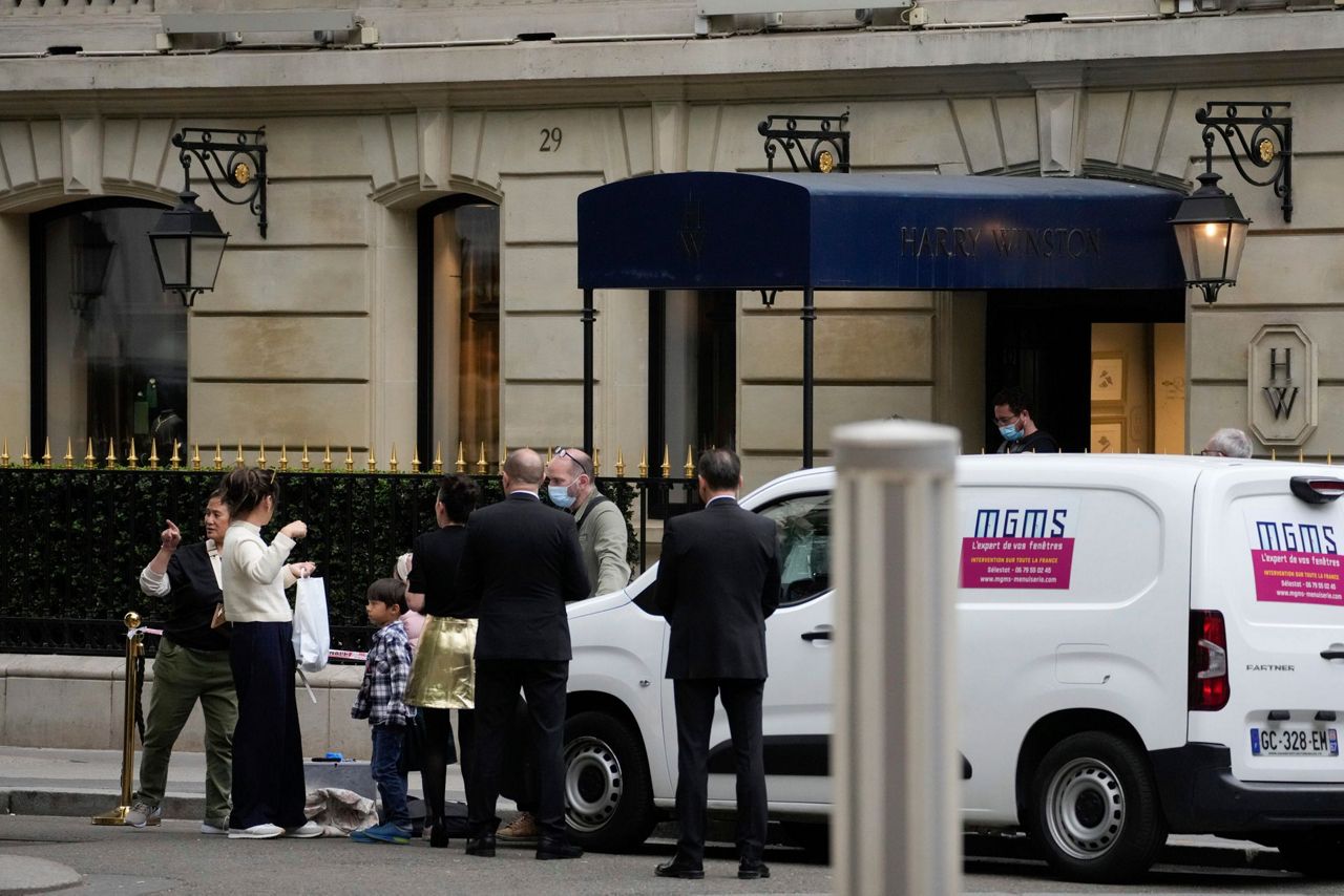 Armed robbers hit luxury store in Paris reported to be 'Jeweler to the ...