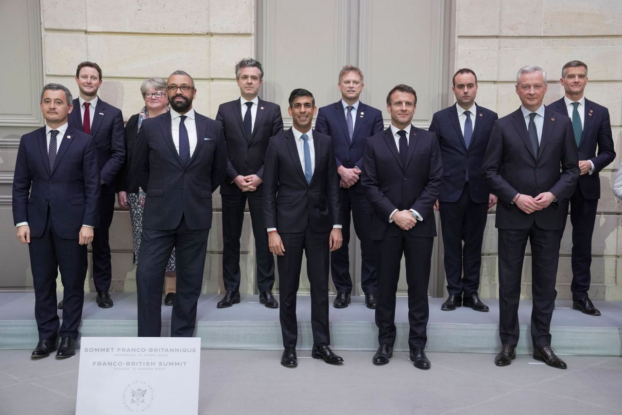 French, British leaders meet in efforts to mend relations