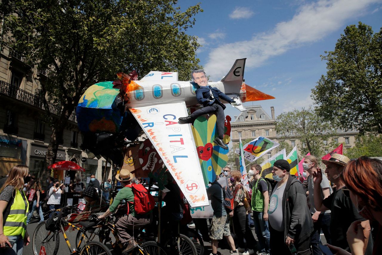French demonstrators demand more action on climate change