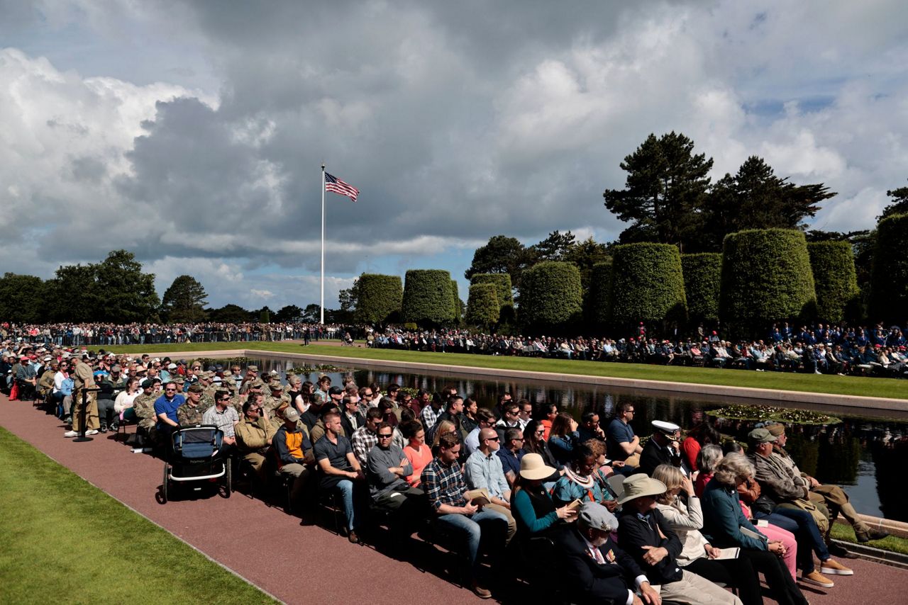 Crowds honor WWII veterans at Normandy D-Day celebrations