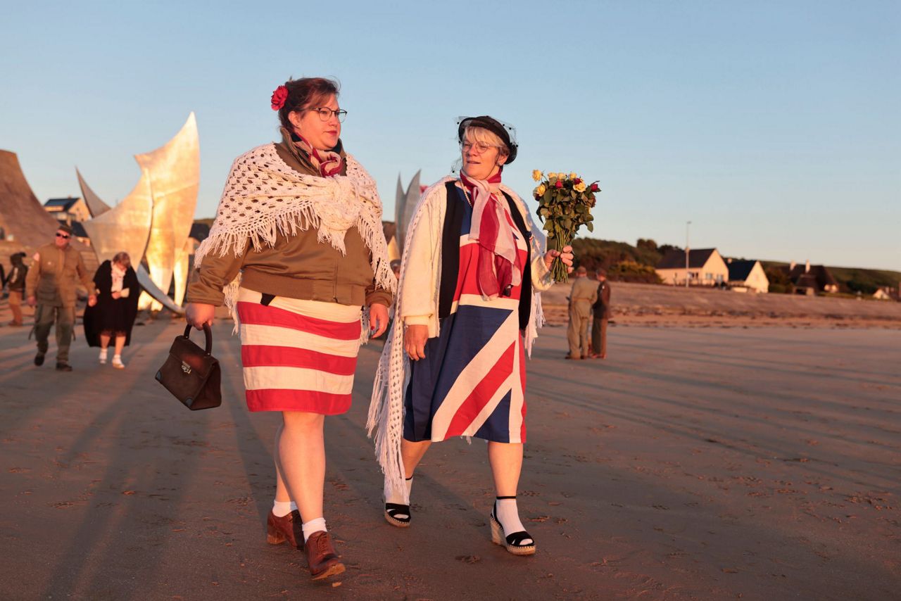 Crowds honor WWII veterans at Normandy D-Day celebrations
