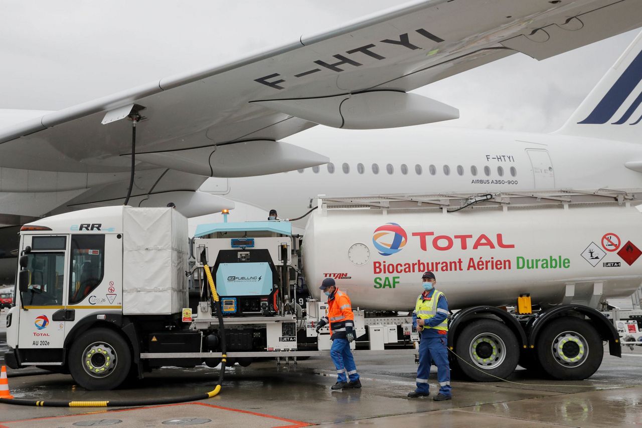 Air-France-KLM launches first long-haul flight with eco-fuel