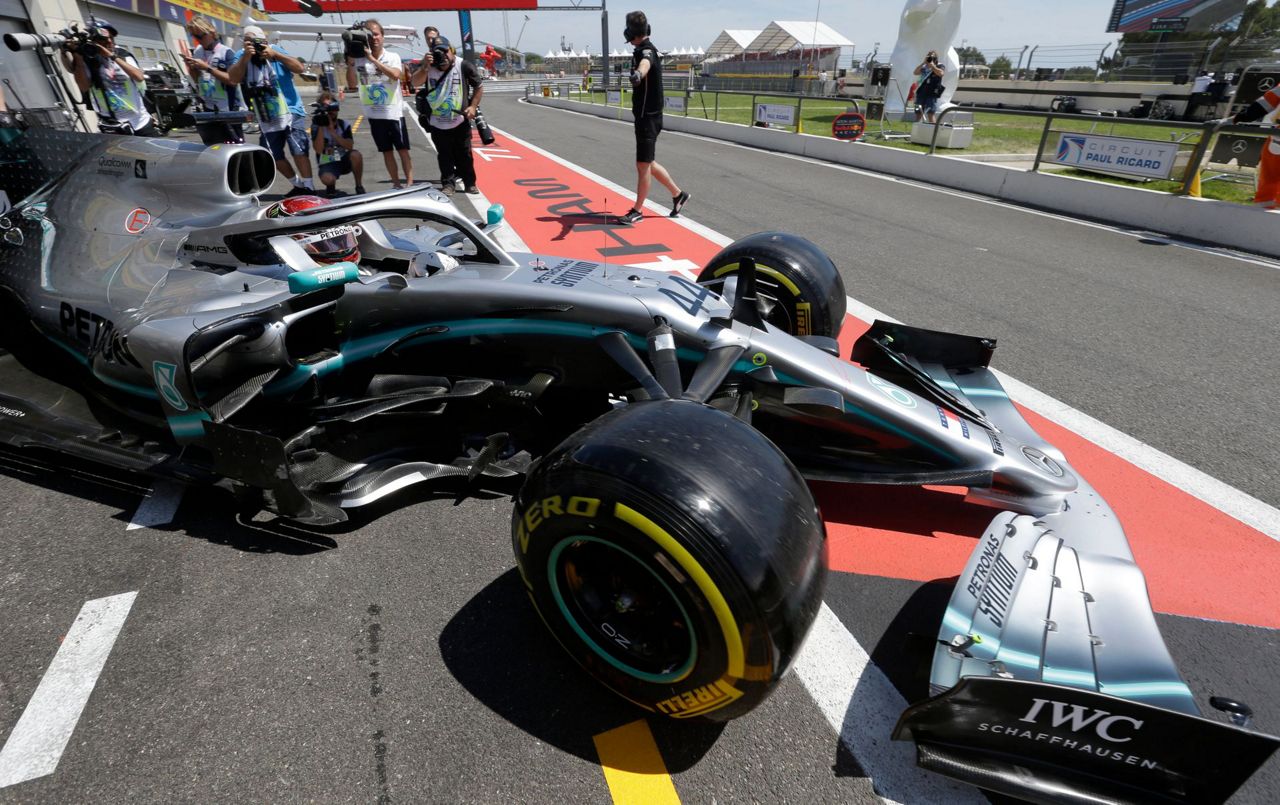 F1 leader Hamilton fastest in 1st practice for French GP