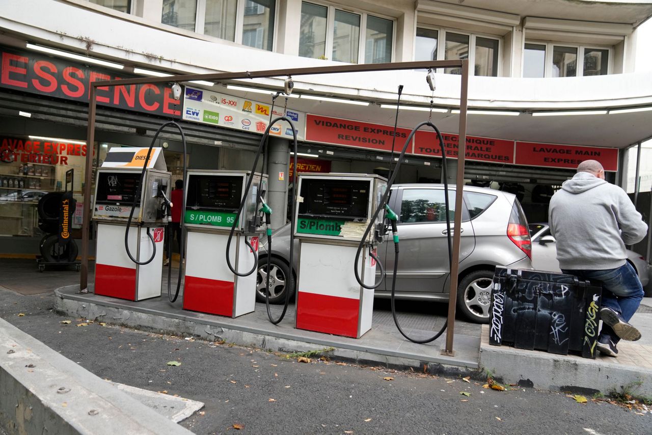 French government orders workers to ensure fuel supplies