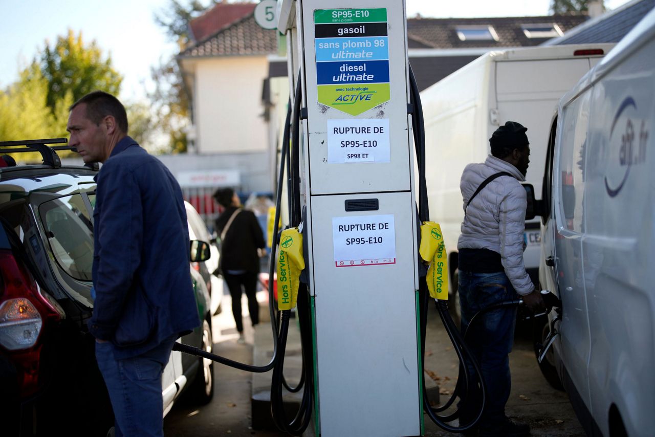 French PM to requisition workers amid refineries strike