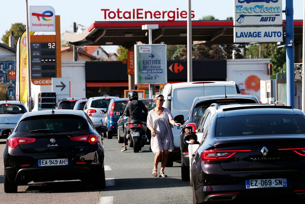 French strike pits workers vs. government as inflation bites