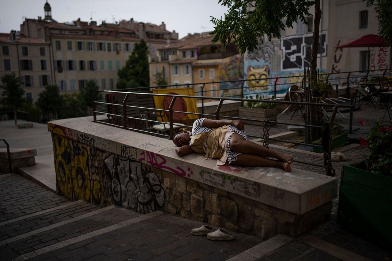 Sweltering streets: Hundreds of homeless die in extreme heat