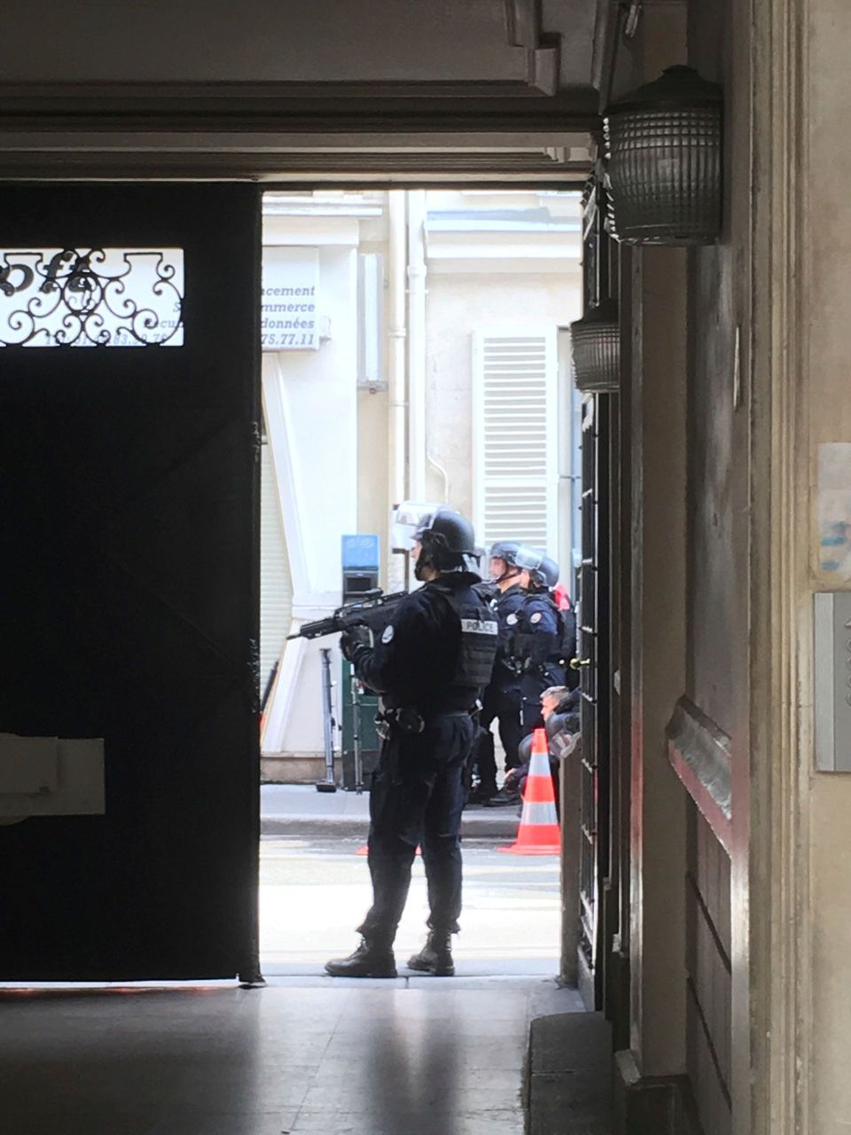 Police operation over hostage situation in Paris