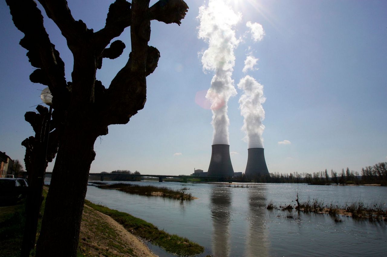 France extends lifetime of its oldest nuclear reactors