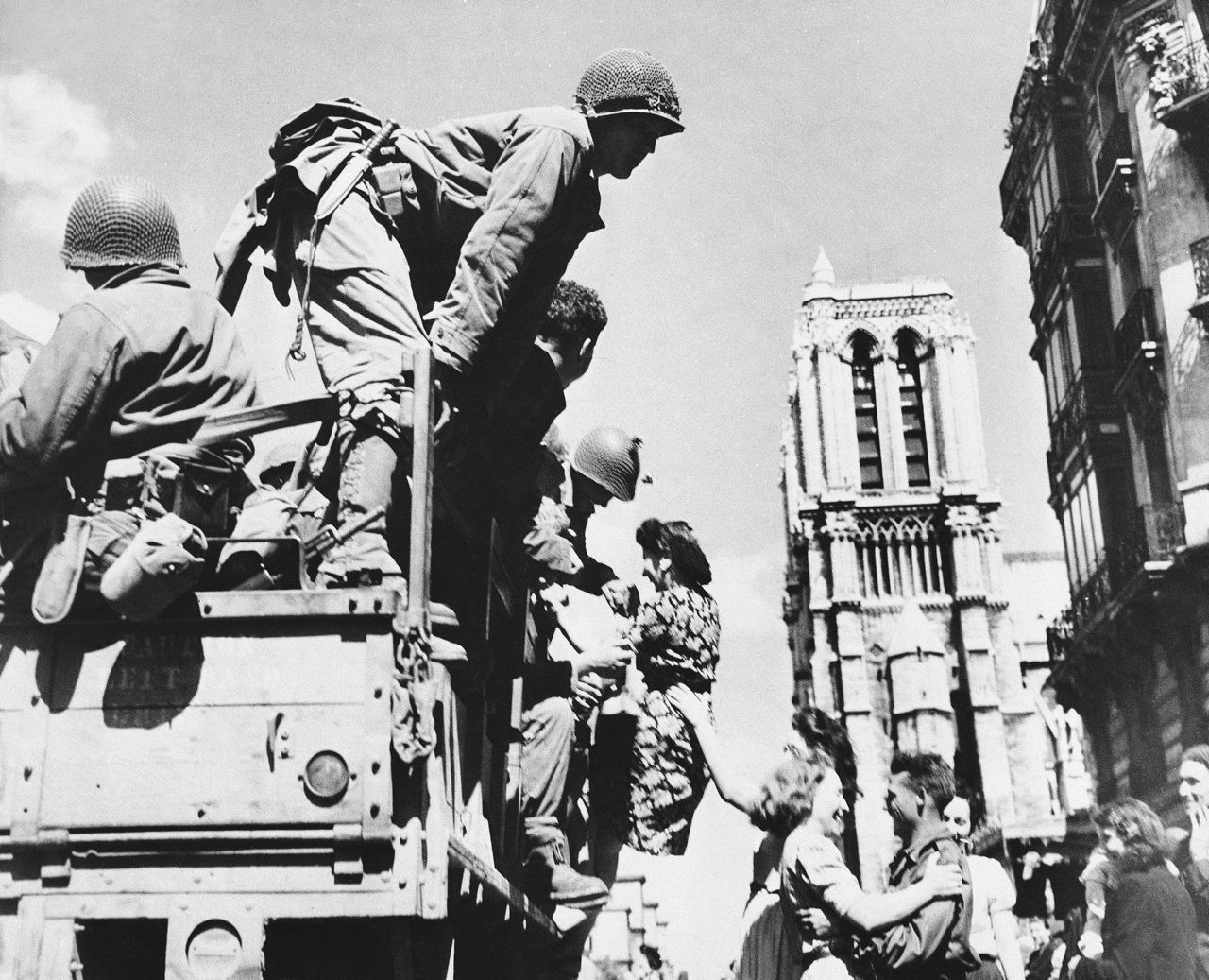 AP Was There: Allied forces liberate Paris from Nazis