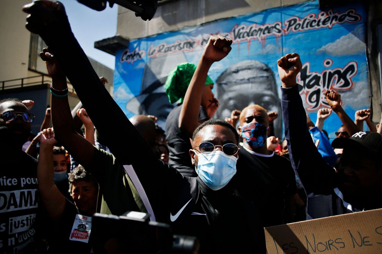 Rights watchdog urges France to fight racial discrimination