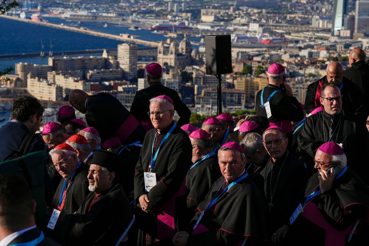 Pope Francis visits Marseille as anti-migrant views grow in Europe with ...