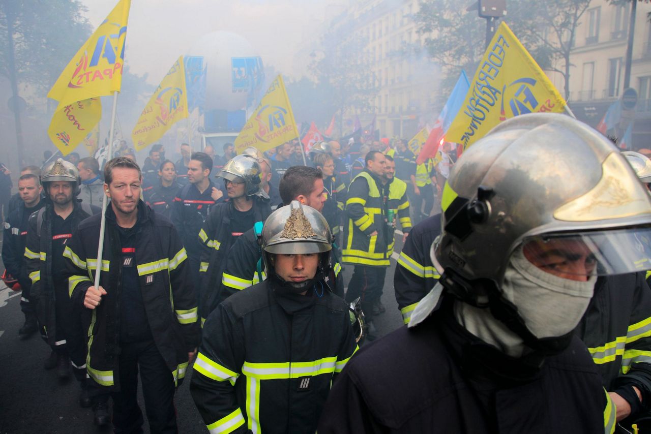 French firefighters protest working conditions, low pay
