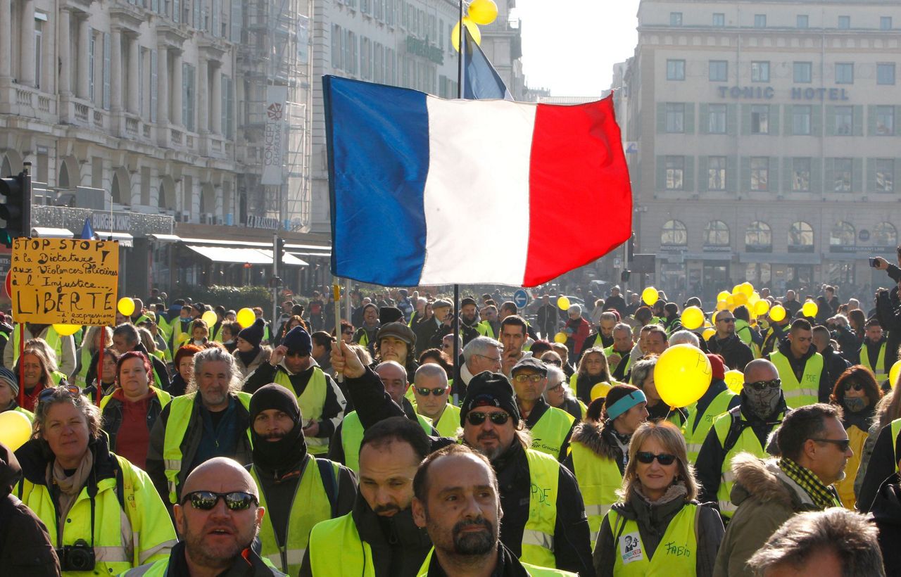 Small French yellow vest protests in Paris, after violence