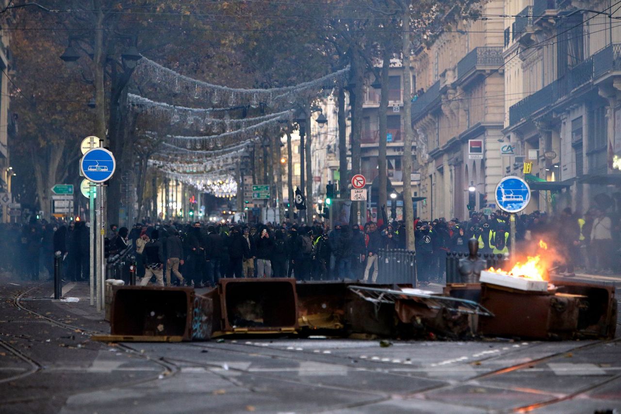 Macron to speak to France amid mounting protest violence