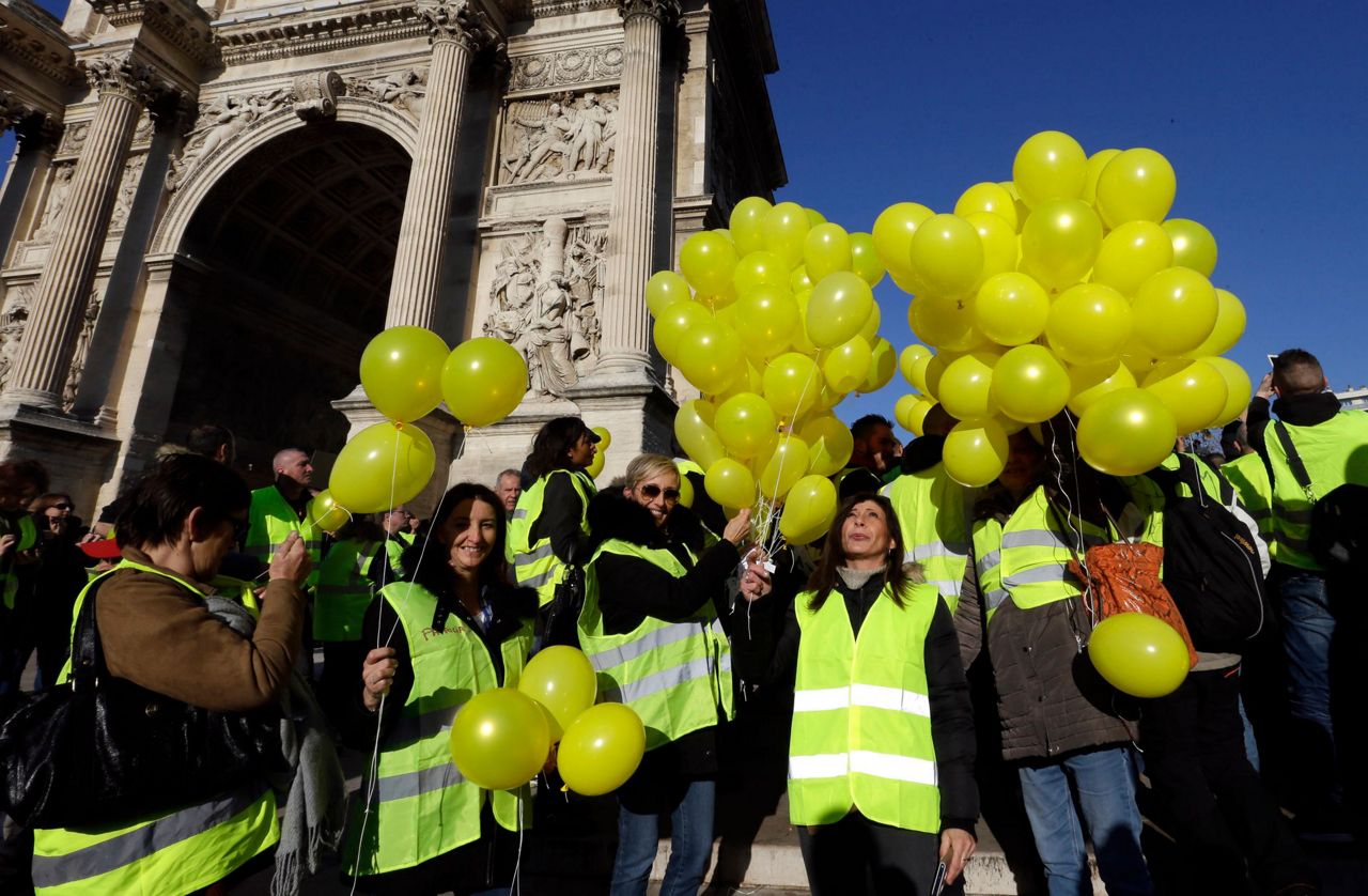 Small French yellow vest protests in Paris, after violence