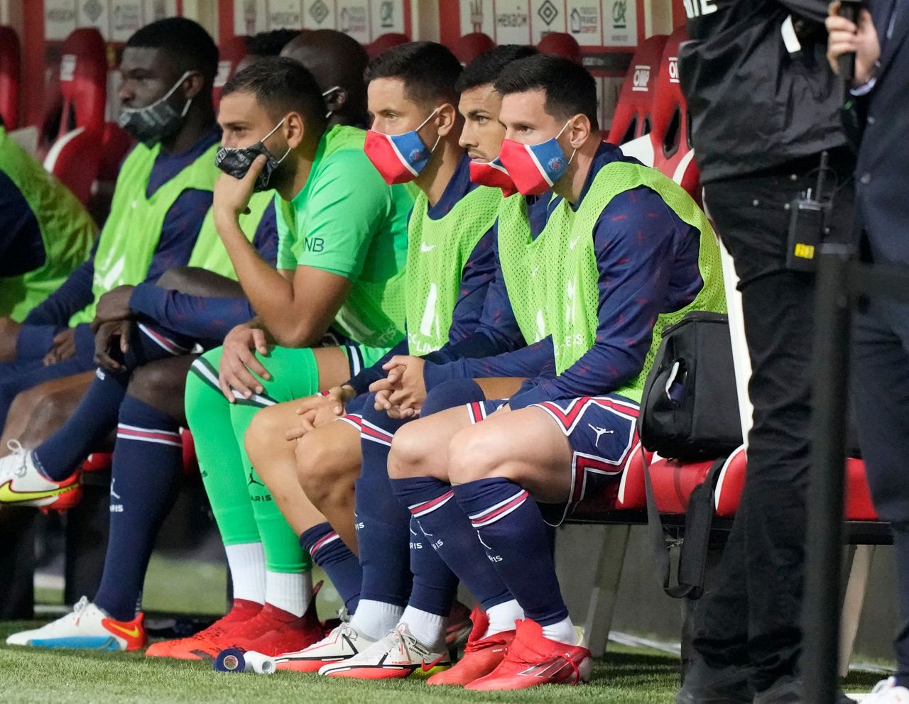 Messi set for his PSG debut against Reims, starts on bench