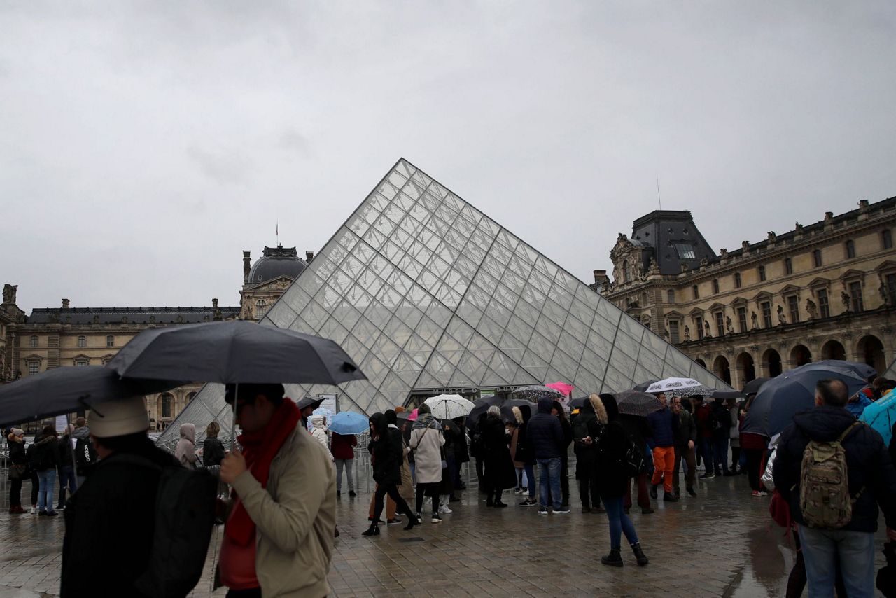 No money for masterpieces: Louvre bans cash over virus fears