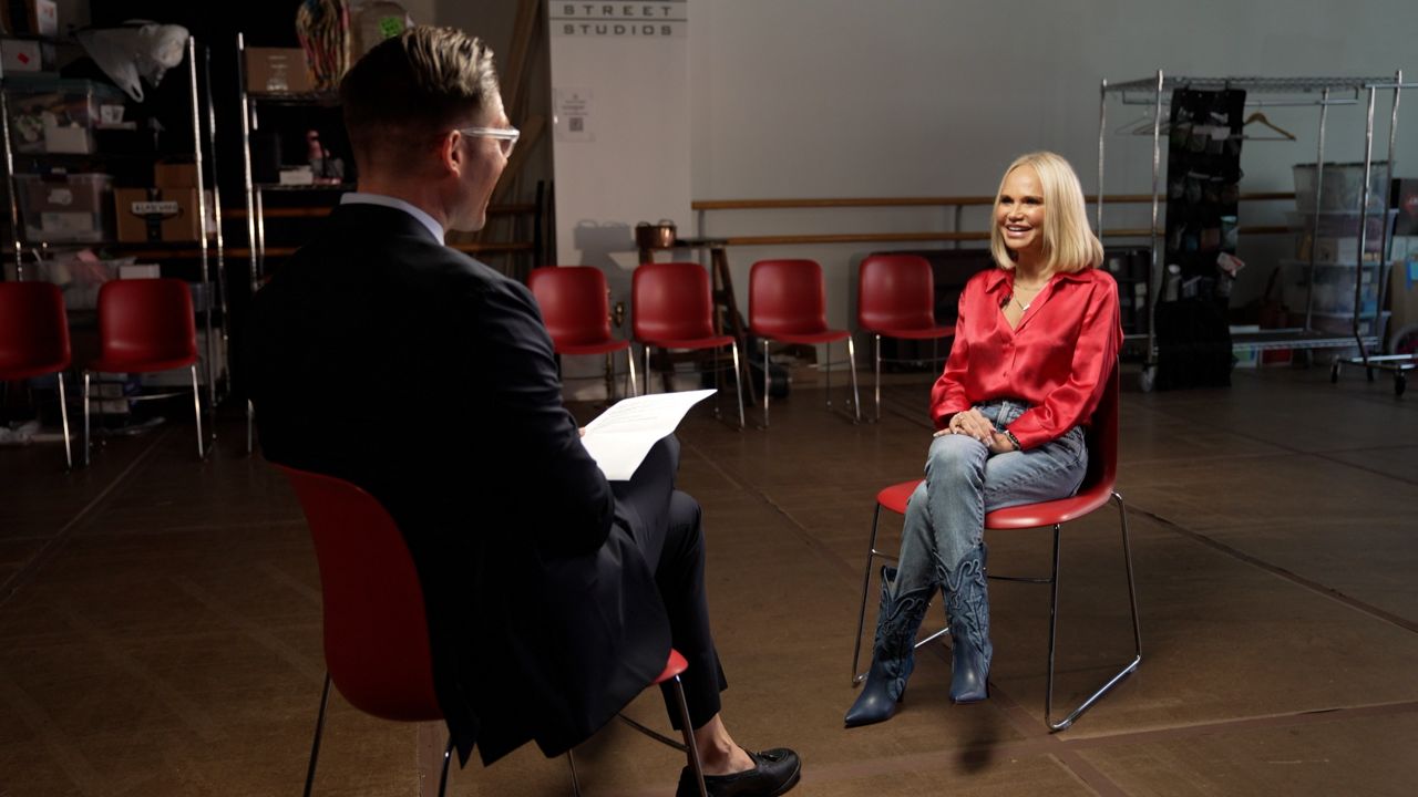NY1 Exclusive Kristin Chenoweth sits down with Frank DiLella