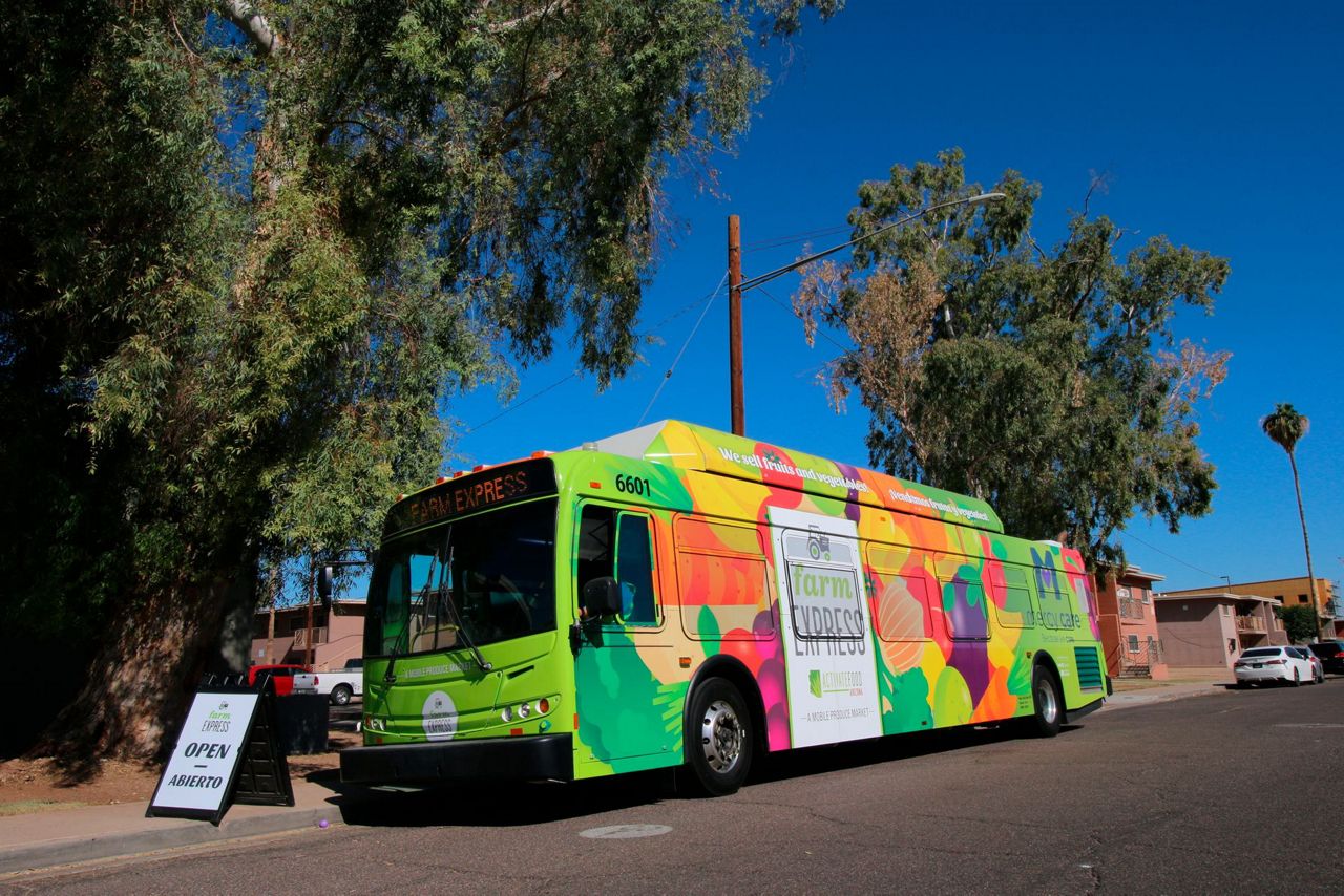 Fresh food initiatives feed, teach communities of color