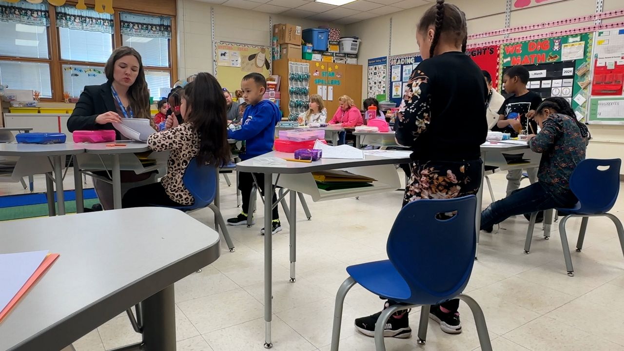 Green Bay School District piloting new K-8 curriculum