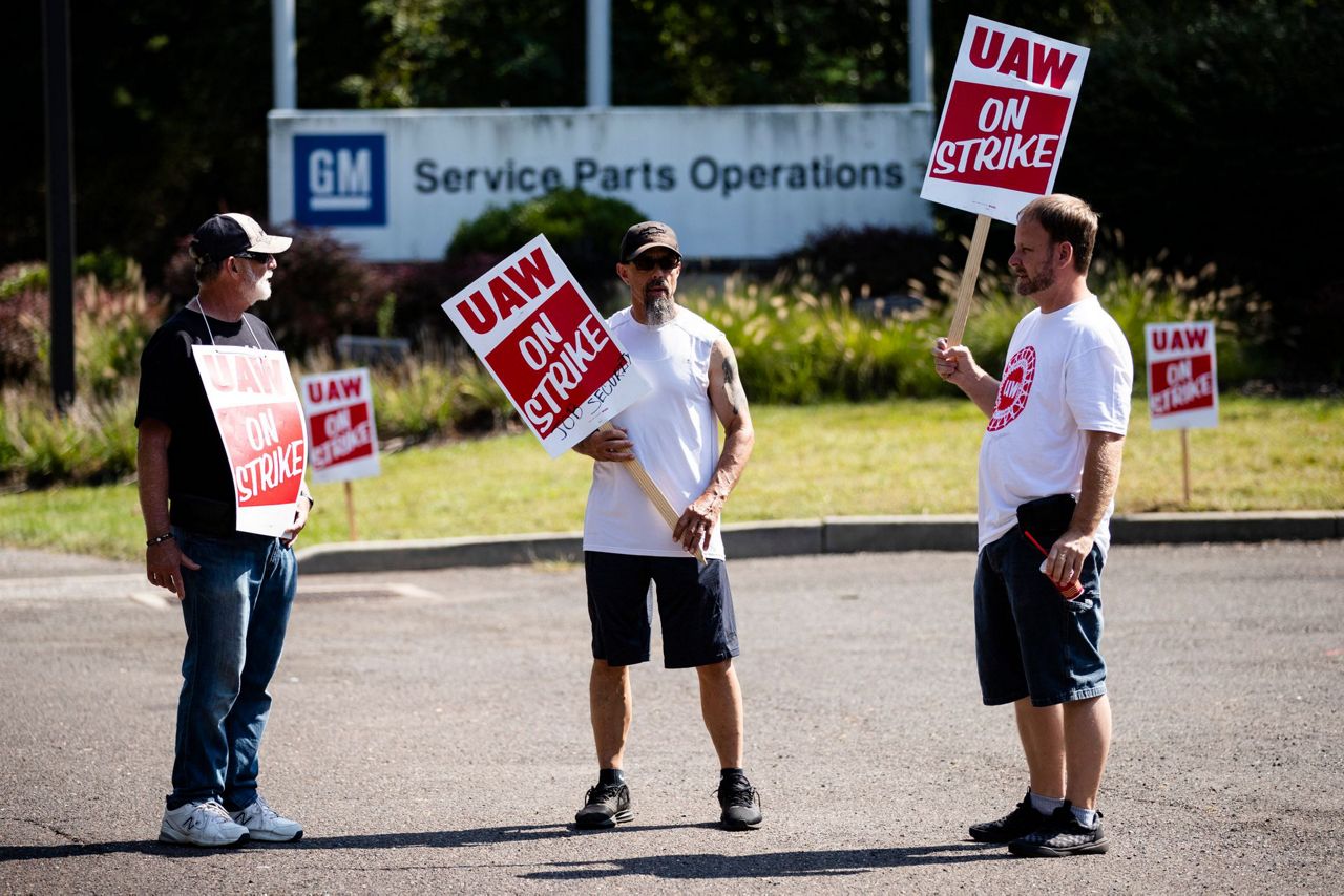 GM strike enters 2nd week with no clear end in sight