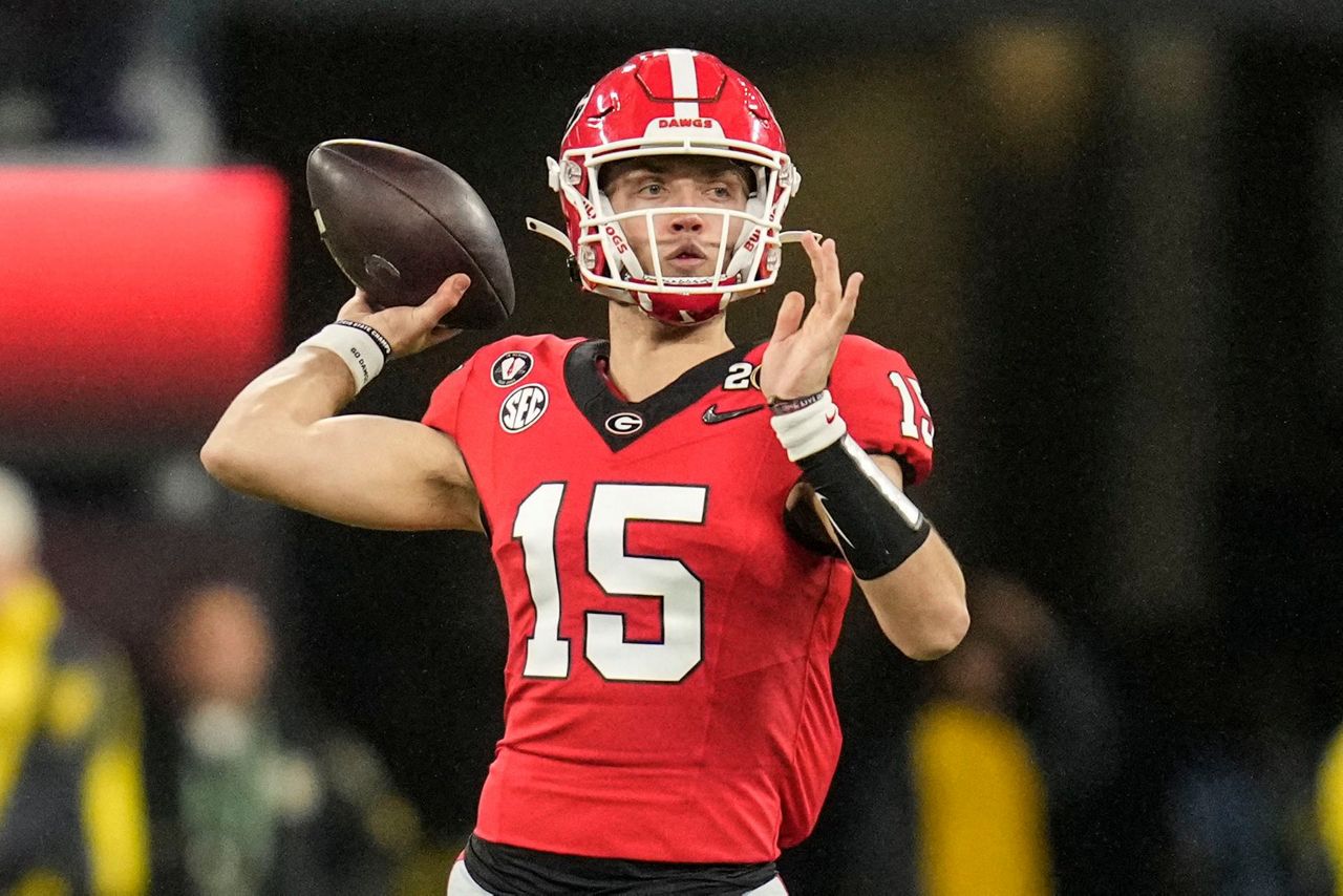Beck closes Georgia spring as QB leader, but not yet winner