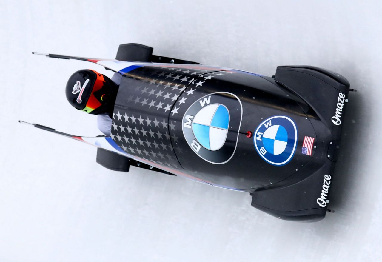 Humphries in contention midway through monobob title race