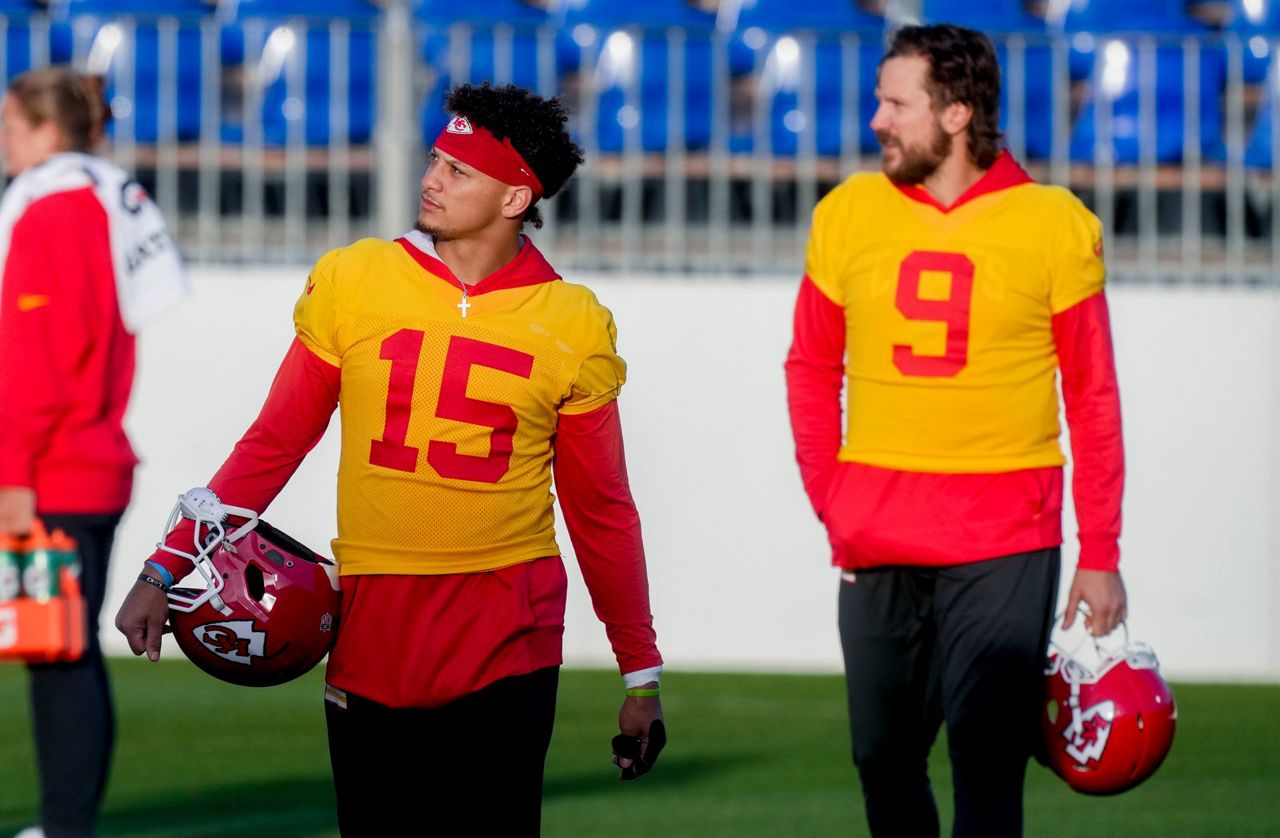 Patrick Mahomes feels 'perfectly fine' after illness and says ready for ...