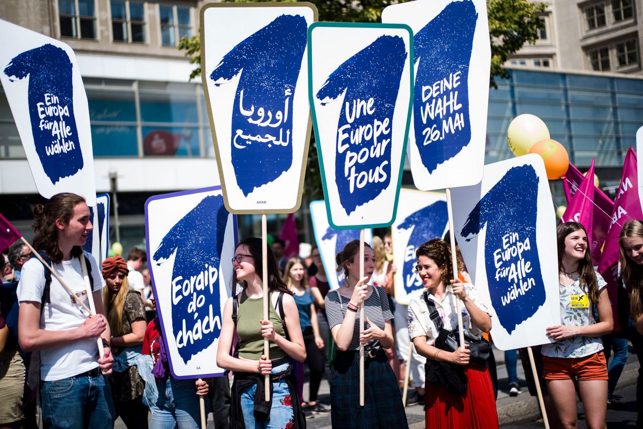 Tens of thousands rally against nationalism before EU votes