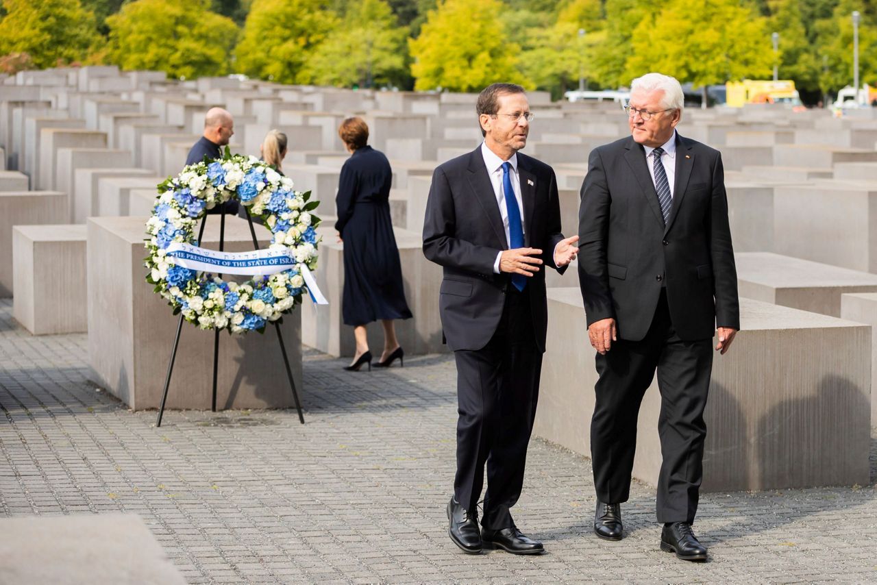 Israeli president gives broad speech to Germany's parliament