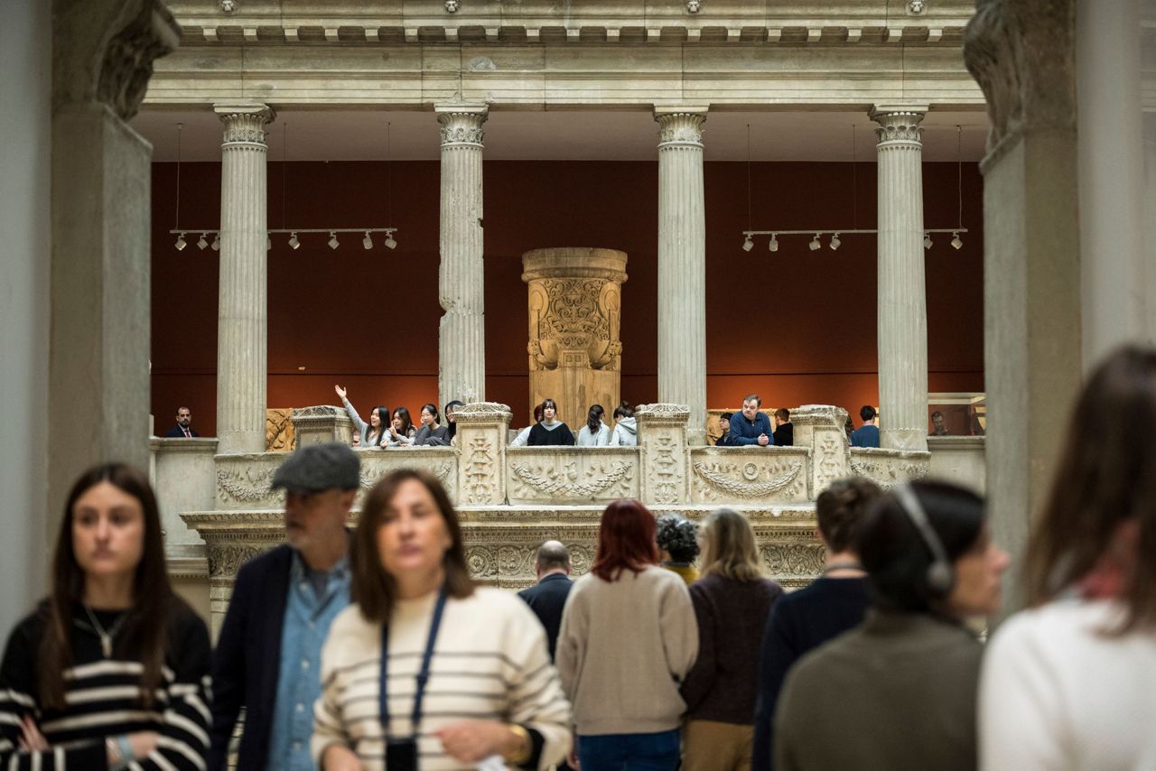 Light, sound show transforms Berlin museum's exhibits