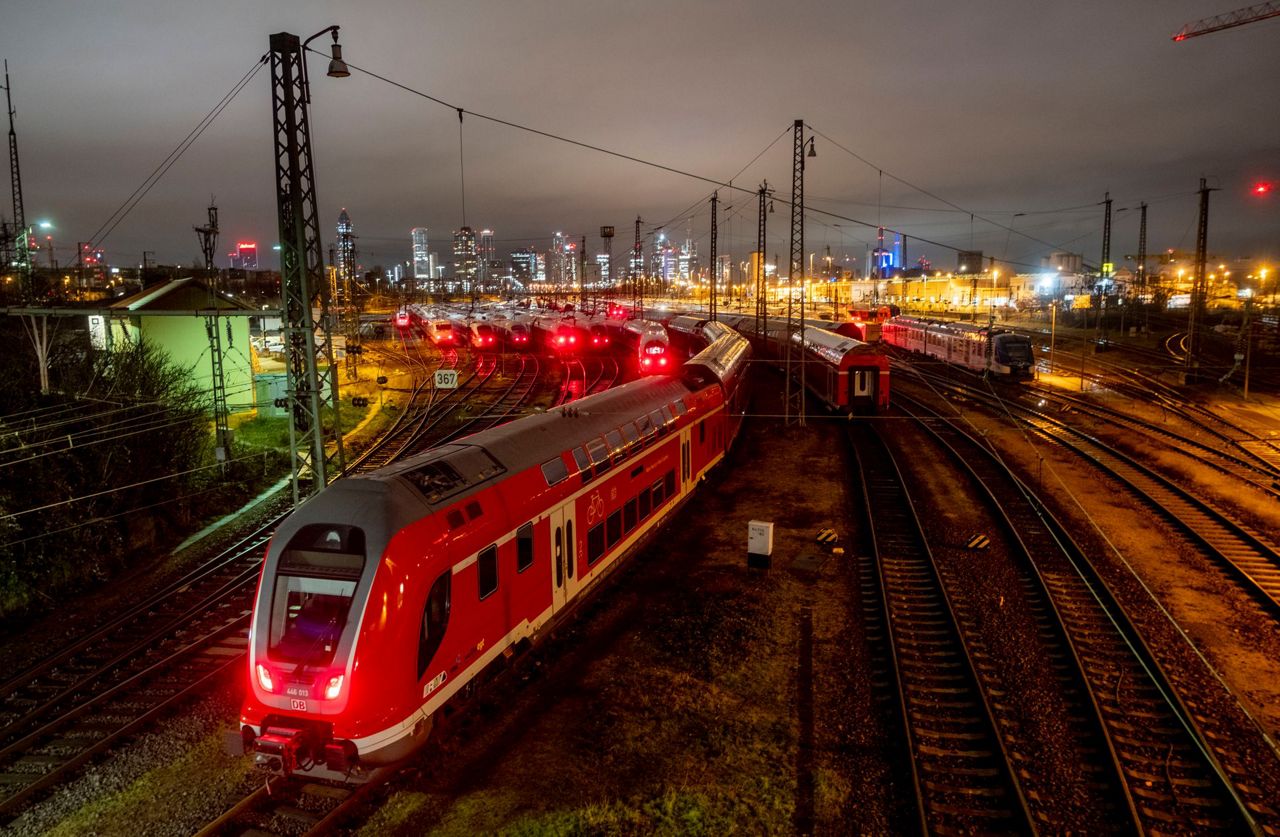 German train drivers go on strike for 6 days, bringing railway traffic ...