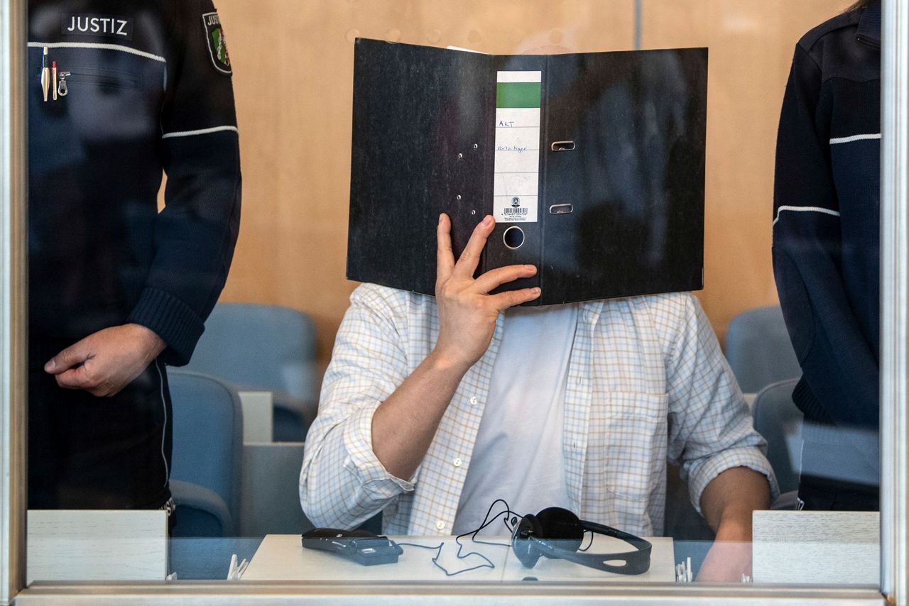 Trial opens in Germany of couple in extremist ricin plot