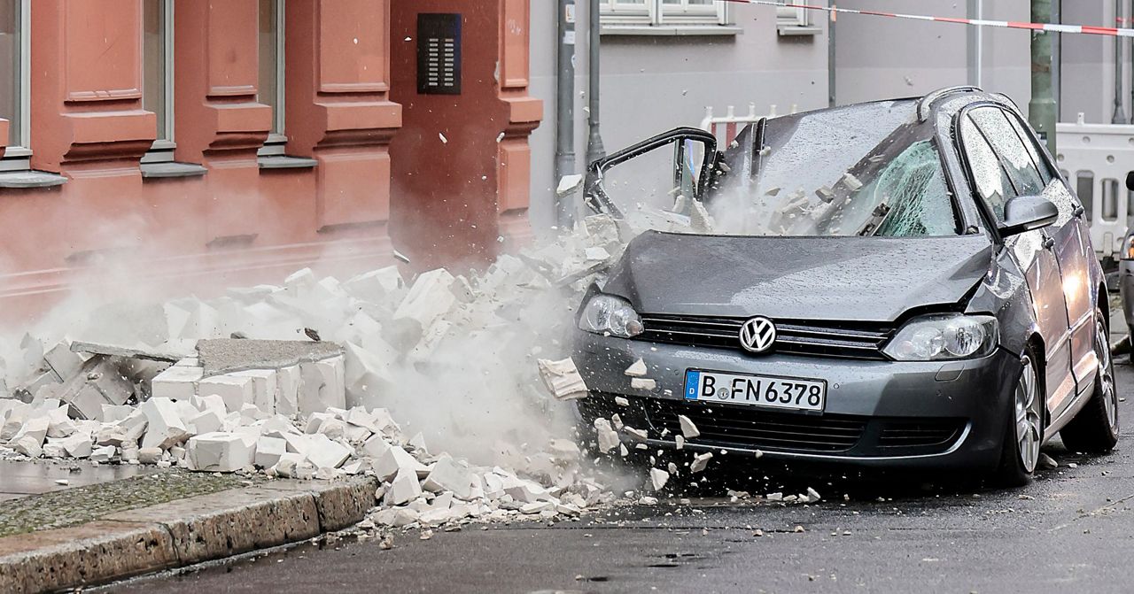Storm sweeps Germany, causing damage, delays; 2nd in sight