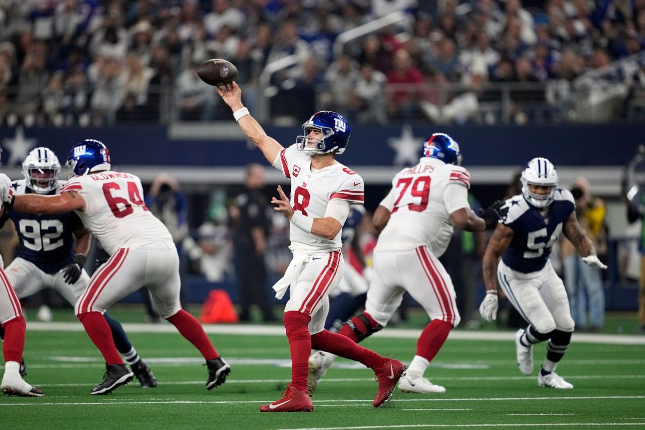 Prescott, TEs help Cowboys to Thanksgiving win over Giants