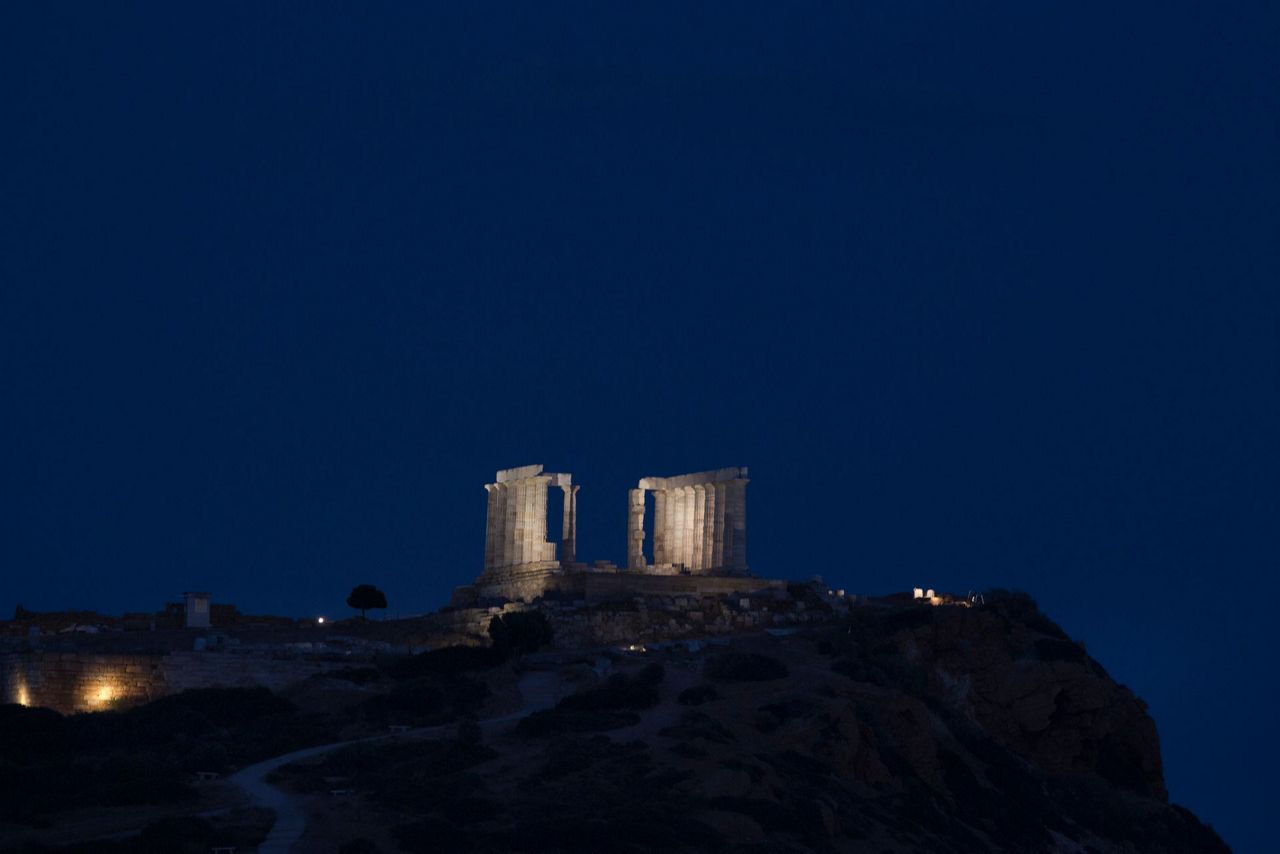 IMF: Greece's economy improved, but challenges remain