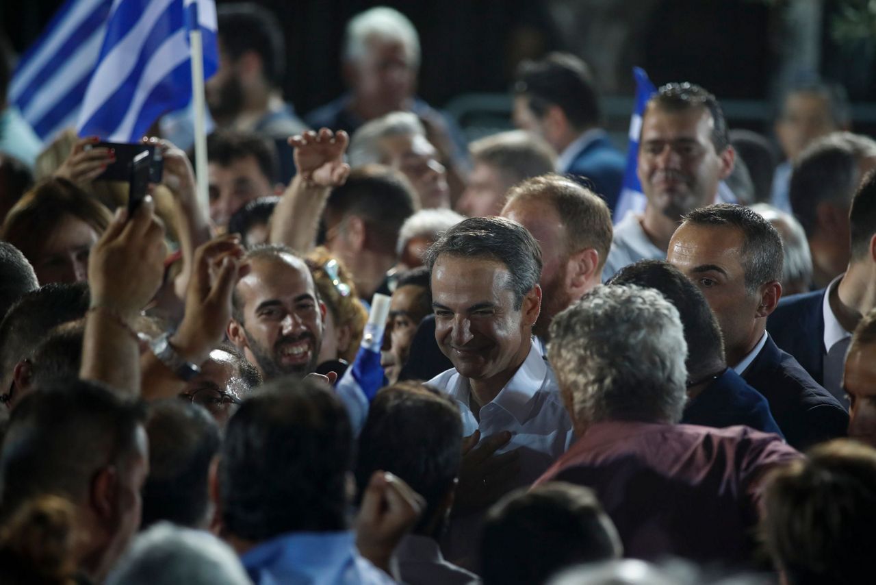 Greek election: Voters crave return to mainstream politics