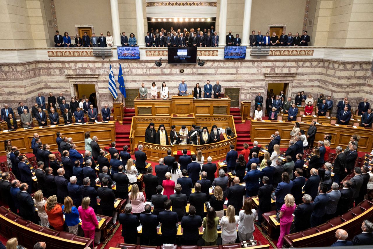 New Greek parliament convenes, only to be dissolved as early as Monday