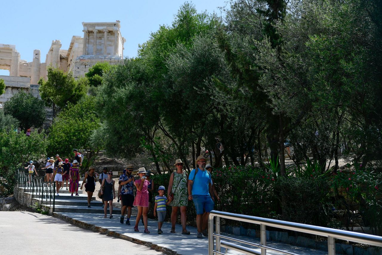 Acropolis in Greece closes in the afternoon due to heat wave