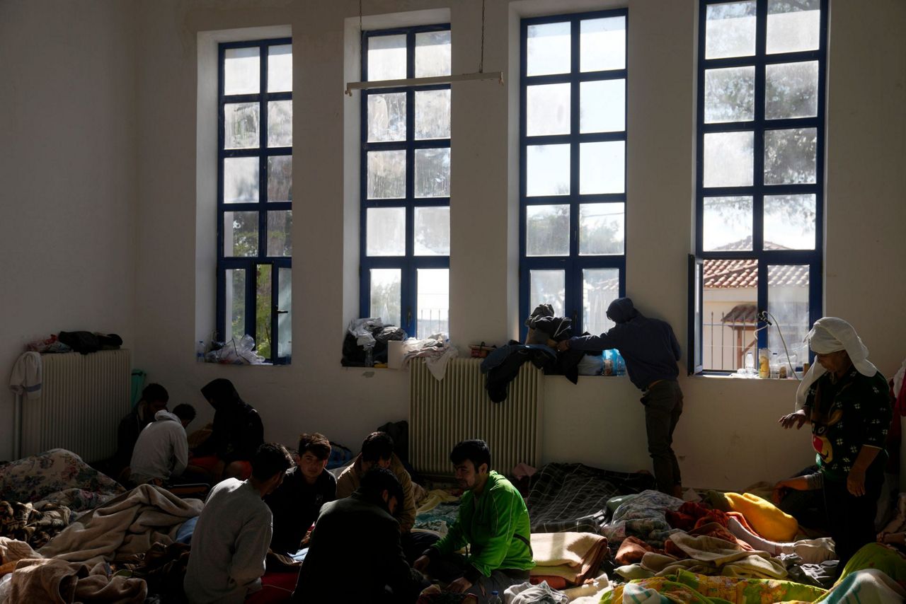 Greece: Gales stall efforts to find missing migrants
