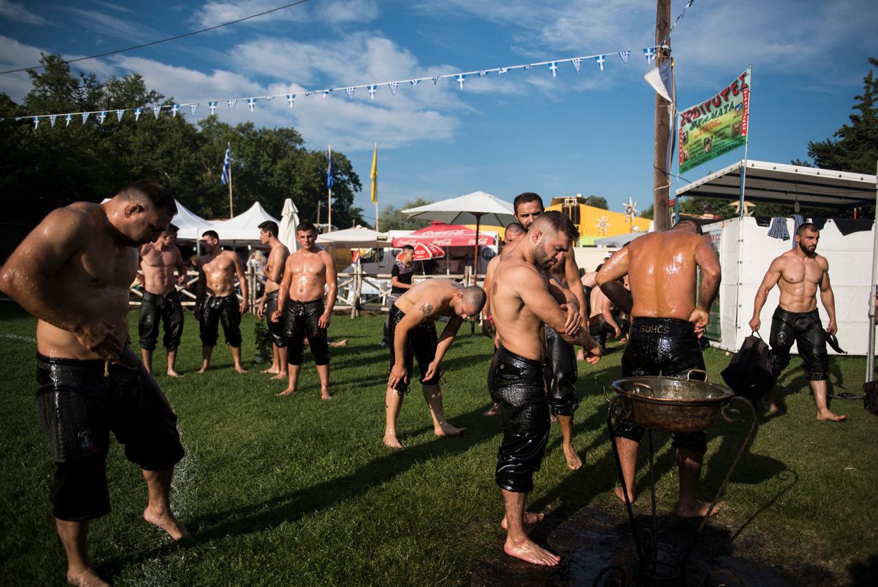 AP PHOTOS: Oil wrestling practiced with devotion in Greece