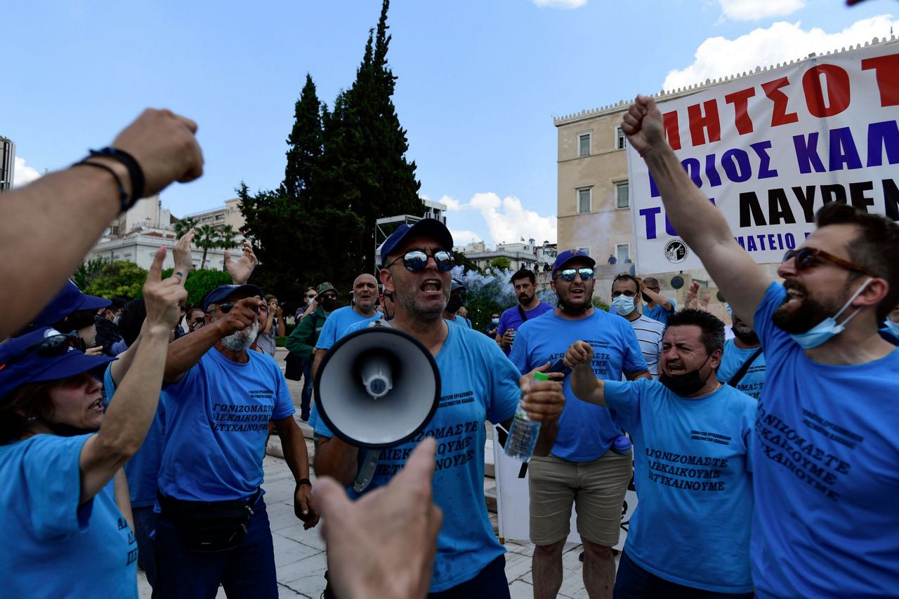 Greek unions strike for return to pre-pandemic work rules
