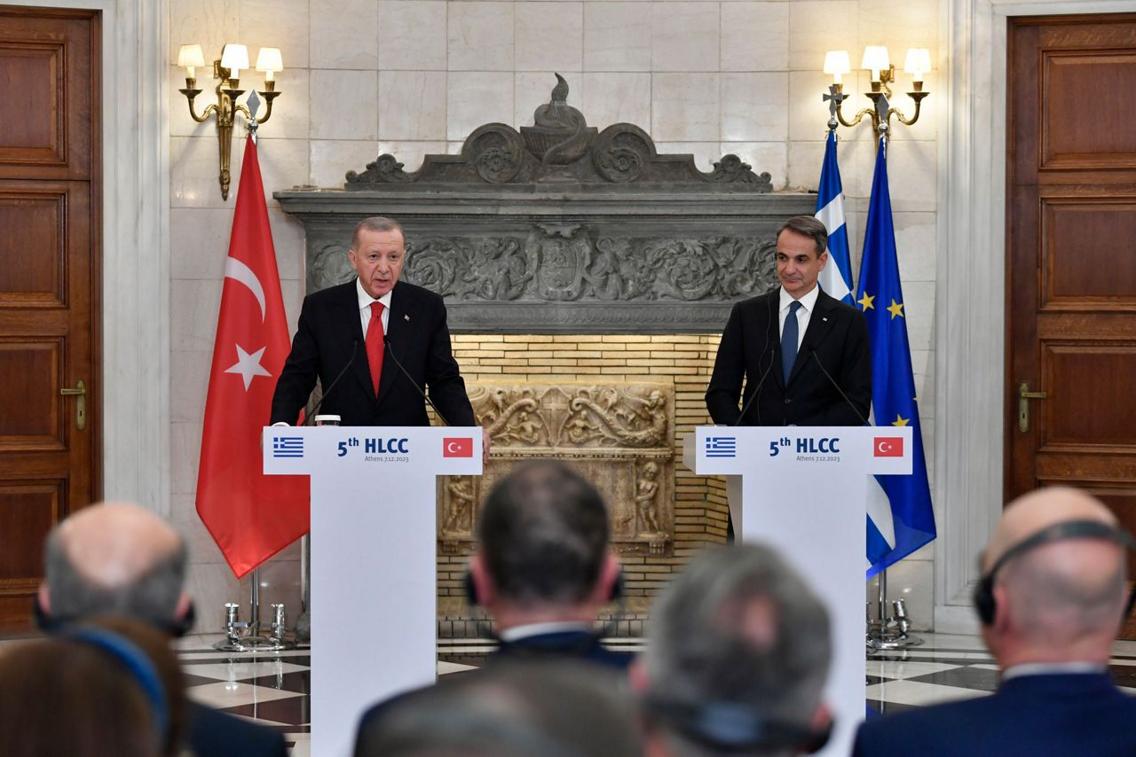 Turkish, Greek leaders signal markedly improved ties between the two ...