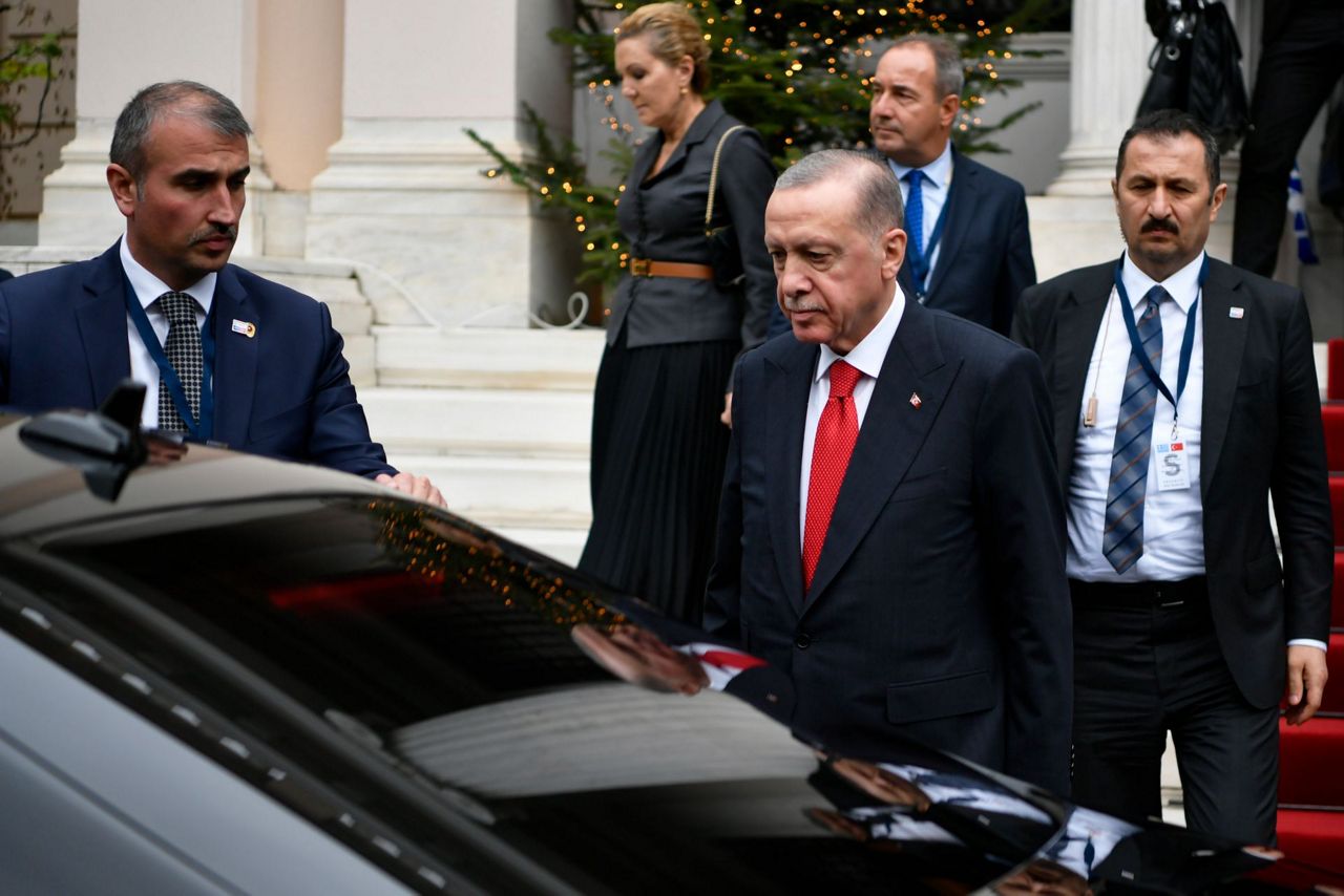 Turkish, Greek leaders signal markedly improved ties between the two ...