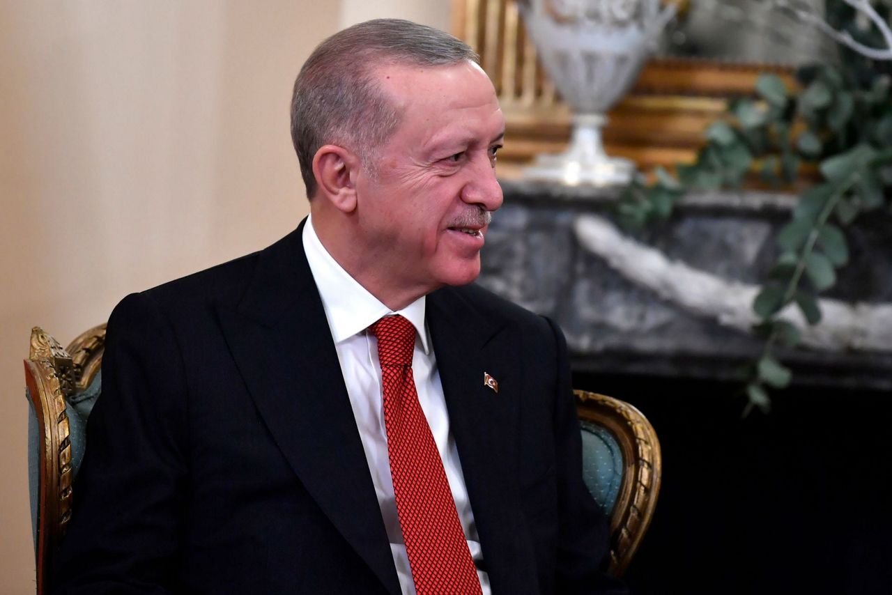 Turkish, Greek leaders signal markedly improved ties between the two ...